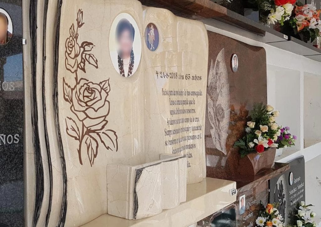 Epitafio: Historia, Significado y Ejemplos