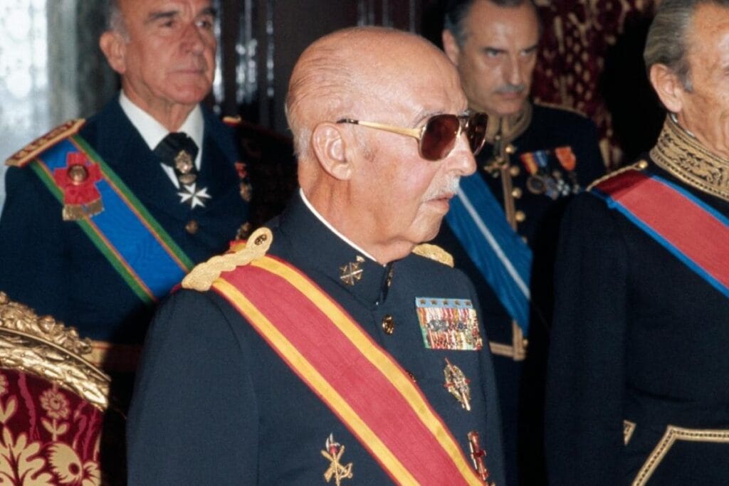 Francisco Franco Biografía Del Caudillo Español