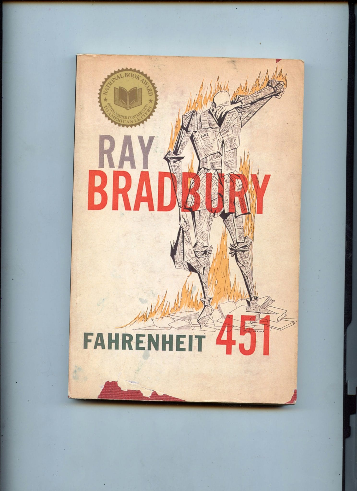 Ray Bradbury: Vida, Obra y Legado del Poeta de la Ciencia Ficción